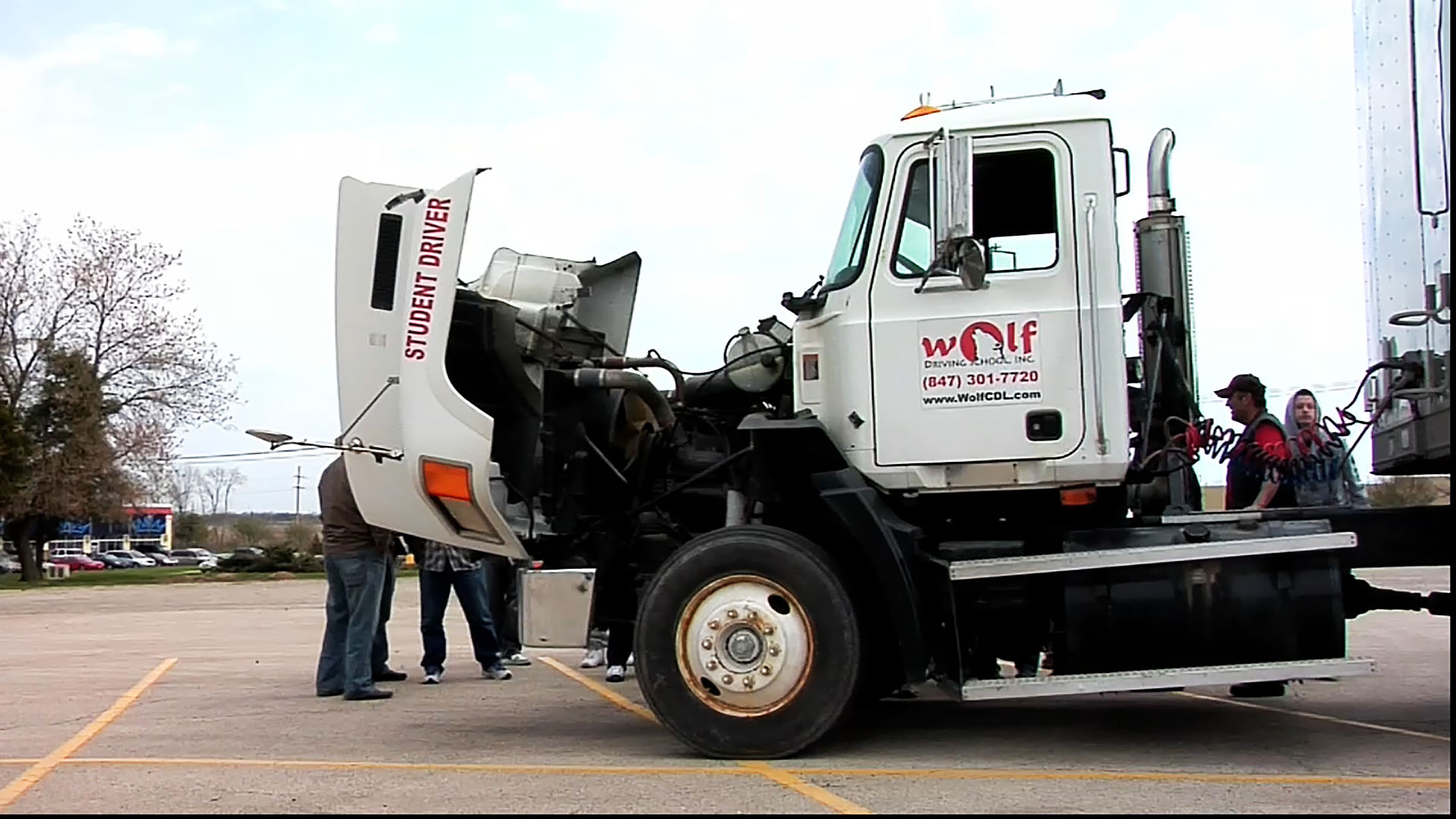 CDL Class A & B Training - Wolf Driving School in Schaumburg